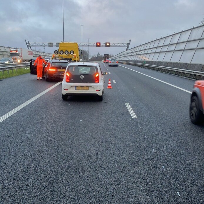 Ongeval op A15 zorgt voor lange file richting Hardinxveld-Giessendam | 112 nieuws Hardinxveld ...
