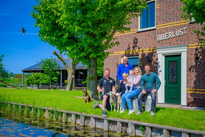 Bij familie Van Boheemen uit Stompwijk is het een all inclusive ...