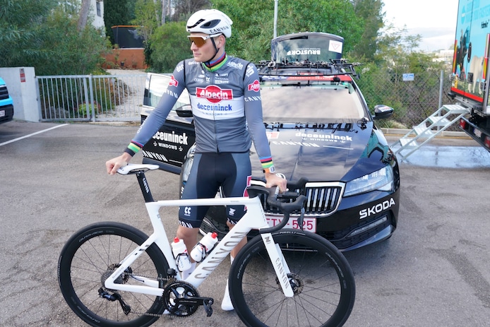 Mathieu van der Poel ziet nog één gat op uitpuilende erelijst: ‘Zou het ...
