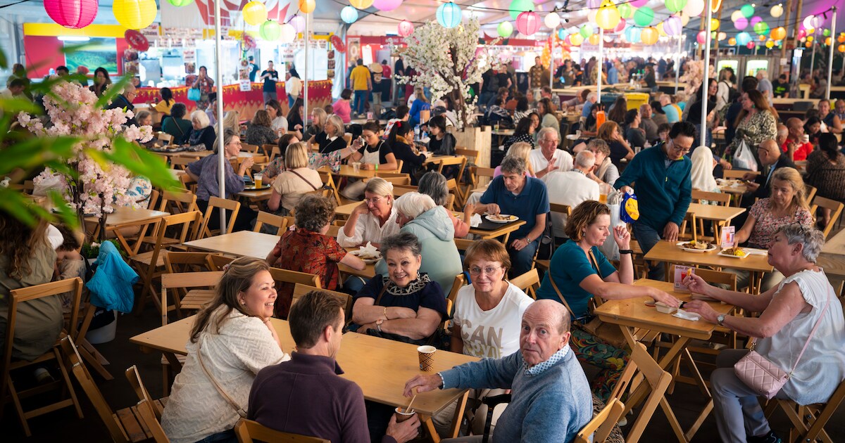 Meer dan 800 gedupeerde bezoekers van failliete Tong Tong Fair willen ...