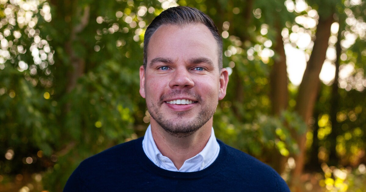 Mark (34) verkocht miljoenenbedrijf voor wereldreis, nu gaat hij weer ...