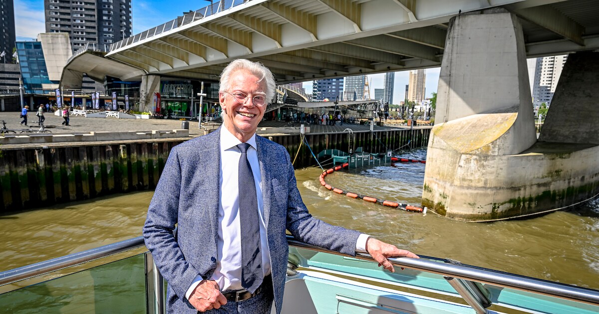 Bouwer van grootste schip ter wereld vecht midden in de stad tegen ...