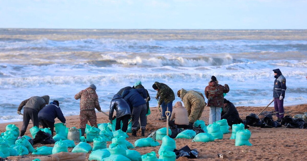 Grote milieuramp in Russische Zwarte Zee: tientallen kilometers kust ...