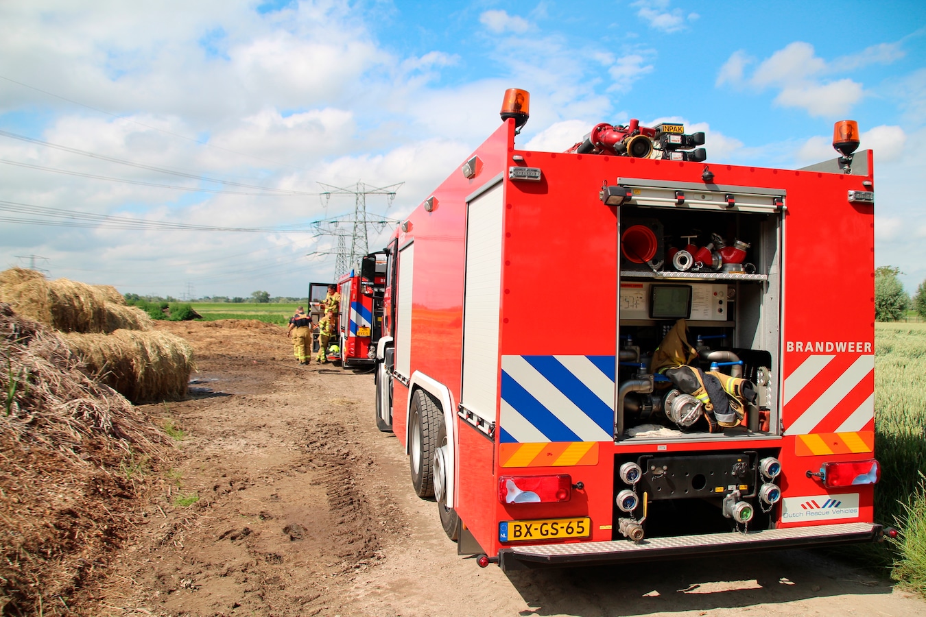 Brandweer Dordrecht verhuist naar nieuwe kazerne in Oranjepark | Foto ...