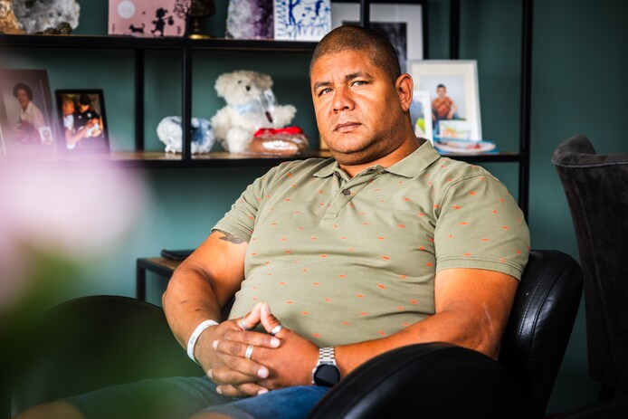 Alberto (45) kan na scheiding geen geschikte woning vinden en is ...