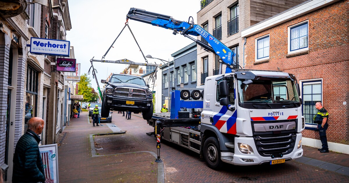 Politie laat auto wegtakelen bij huis van ‘aanslag’, verdachten van ...