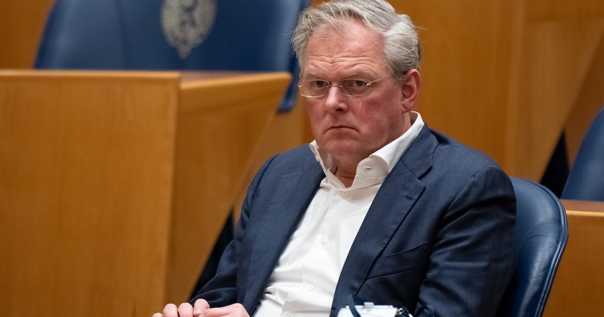 Staatssecretaris Idsinga (NSC) weg na kritiek op zijn geheime aandelen ...