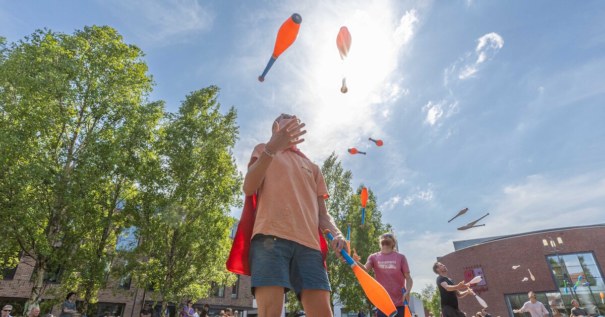 Ballen en kegels vliegen in Goes door de lucht bij het Nederlands ...