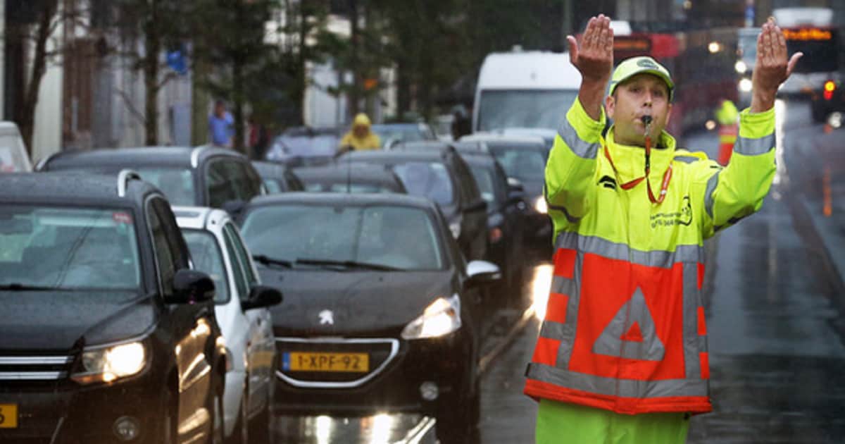 Plotse afsluiting Voorhout zorgt voor chaos in stad | Regio | AD.nl