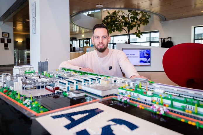 Rick bouwde ASML-campus na met lego en nu pronkt het bouwwerk in ...