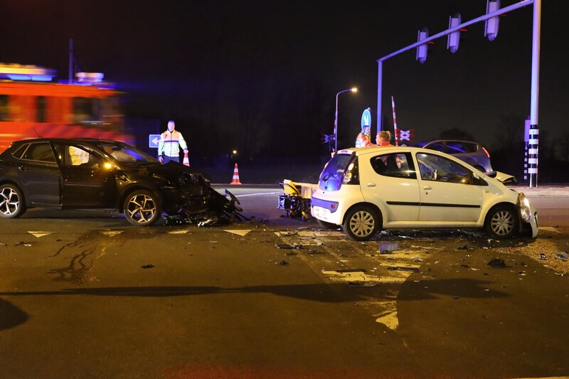 Gewonde bij botsing op N203 in Krommenie | Regio | AD.nl