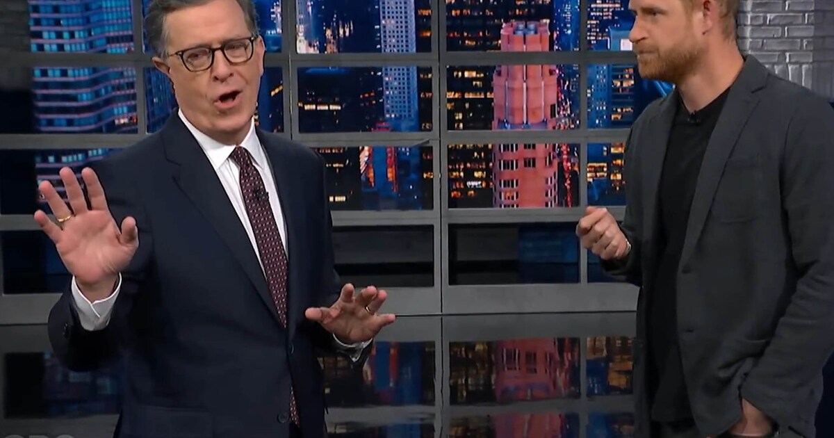 Prins Harry doet mee met sketch van talkshow-host Stephen Colbert ...