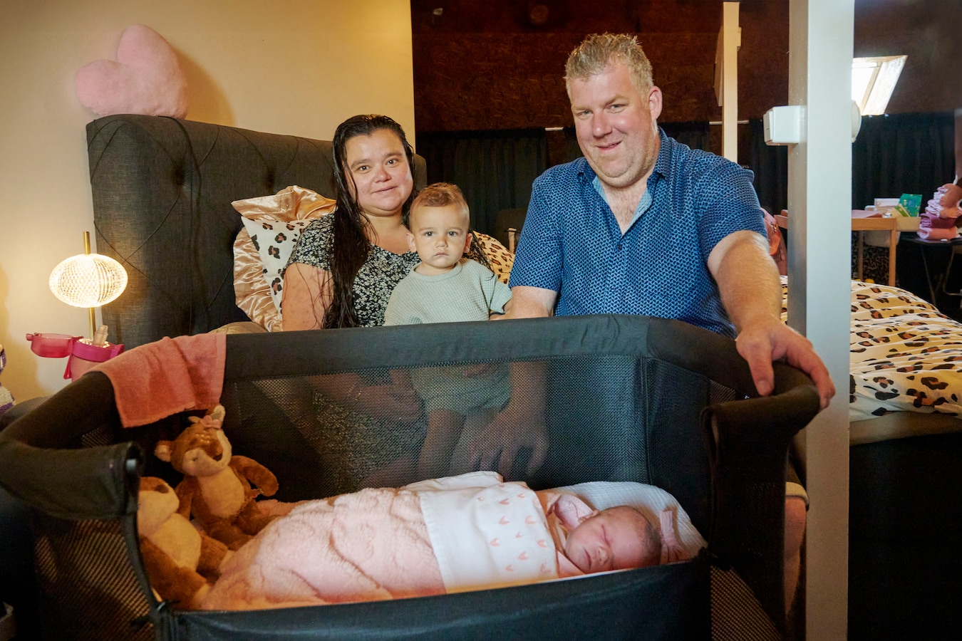 Loes en Marc kennen elkaar amper een jaar, toch komt verloskundige Anne ...