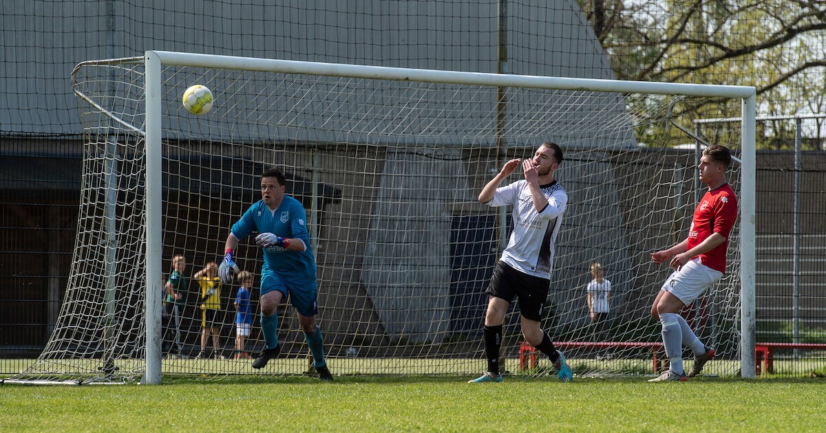 VCW wint, maar maakt het zichzelf te moeilijk tegen SAB door 'zeker 15 kansen’ om zeep te helpen ...
