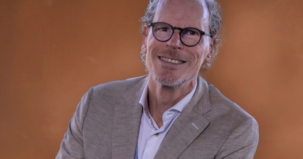 Frank Krake presenteert nieuw boek bij Rebers Boek en Buro | Zevenaar ...