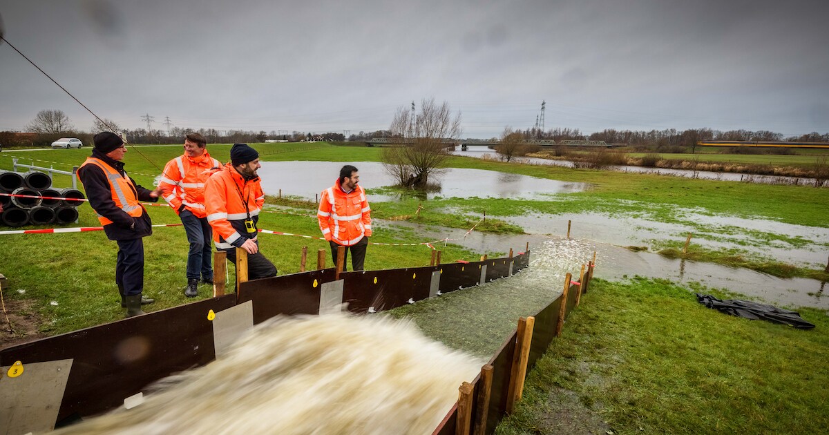 Waterschap laat superstorm los op Brede Groene Dijk | Regio | AD.nl