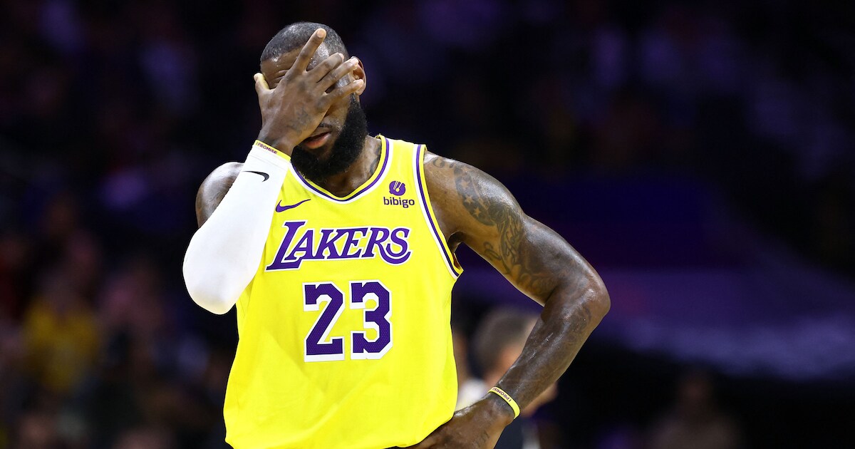 Pijnlijke avond voor LeBron James: basketballer lijdt grootste ...