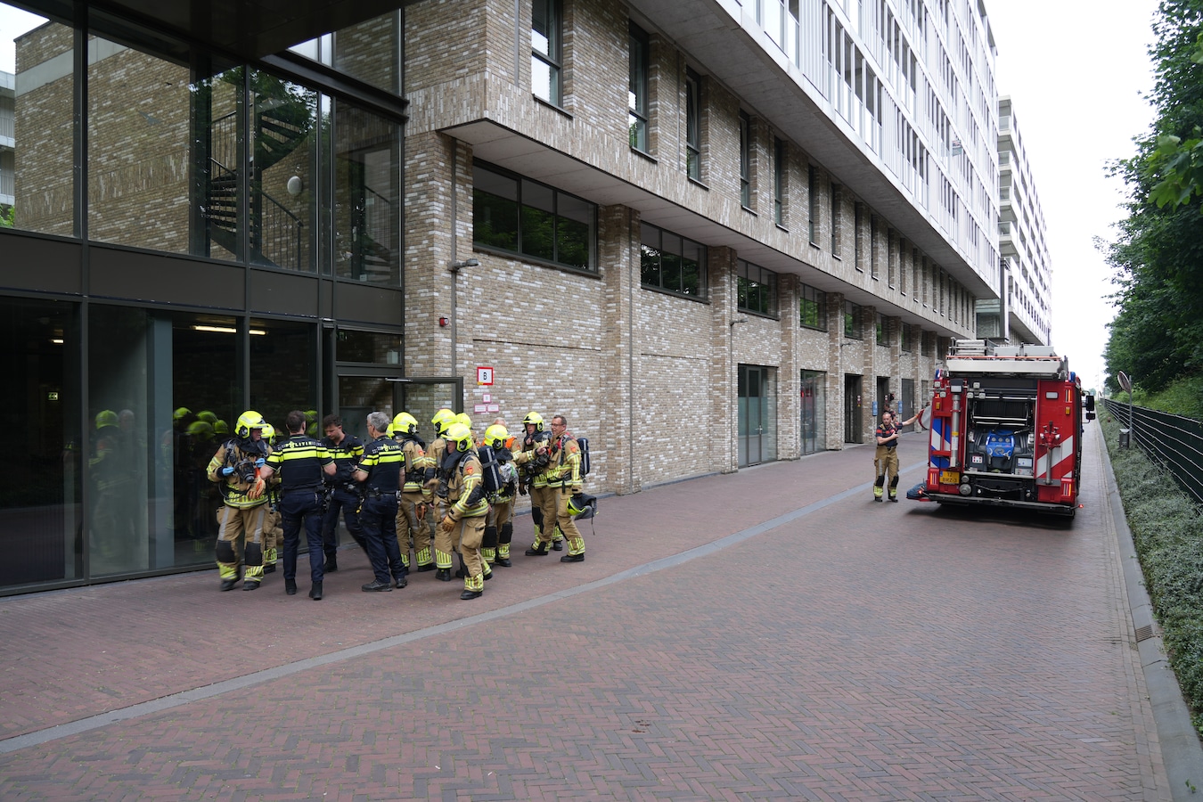 Klein brandje in kelder van flatgebouw in Nijmegen | Foto | AD.nl
