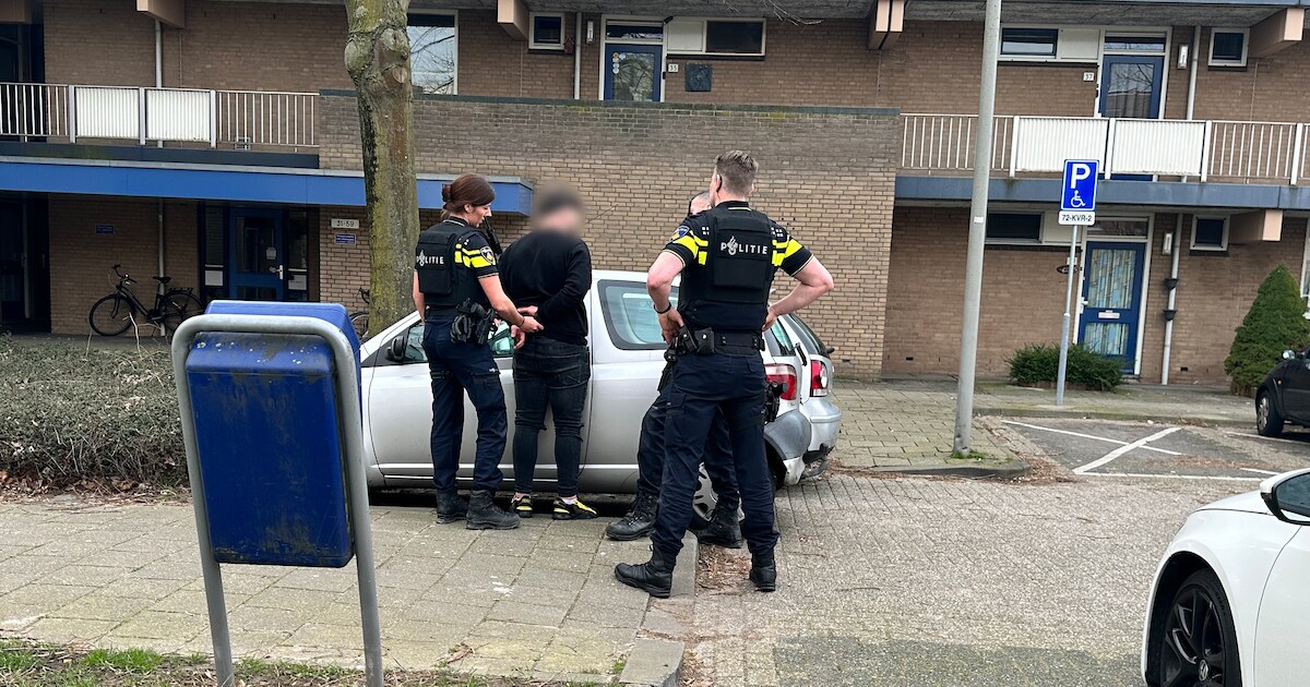Politie komt in kogelwerende vesten af op melding van man met vuurwapen ...