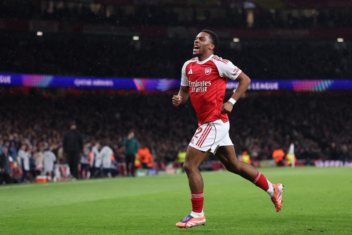 Scorende Jurriën Timber behoudt perfecte score met Arsenal na zege op ...