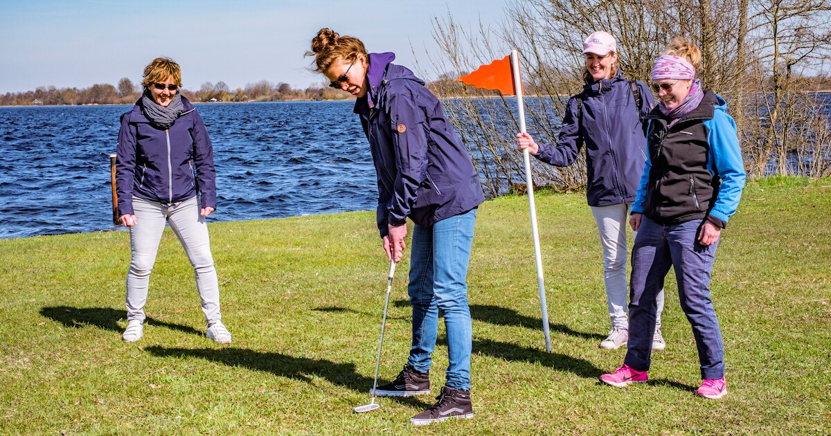 Gelukkig, eilandgolf is met drijvende ballen | Regio | AD.nl