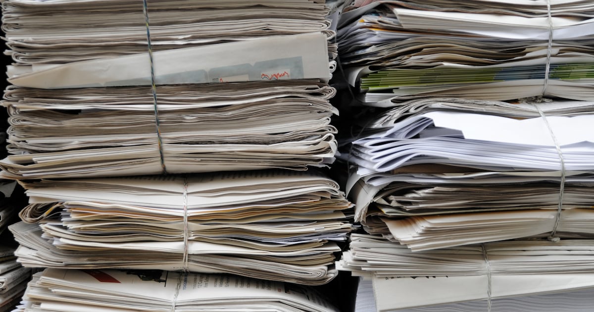 Oud papier in Montfoort niet opgehaald door fout inzamelroute | Regio ...