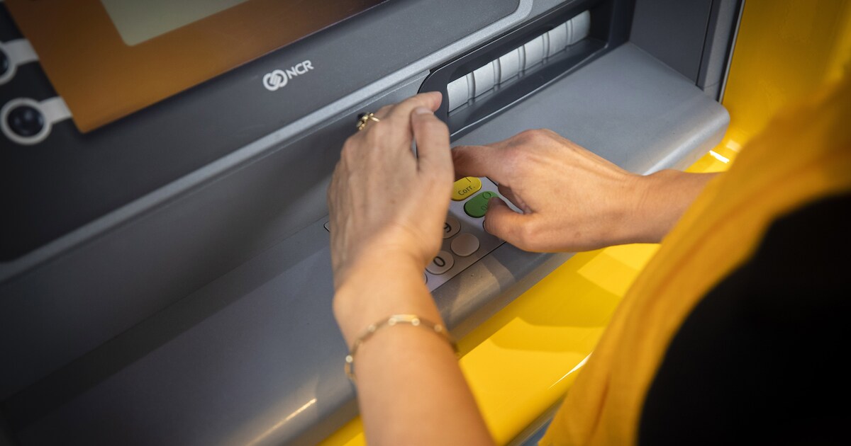 Pinautomaat in Soest mogelijk doelwit van oplichters | Regio | AD.nl