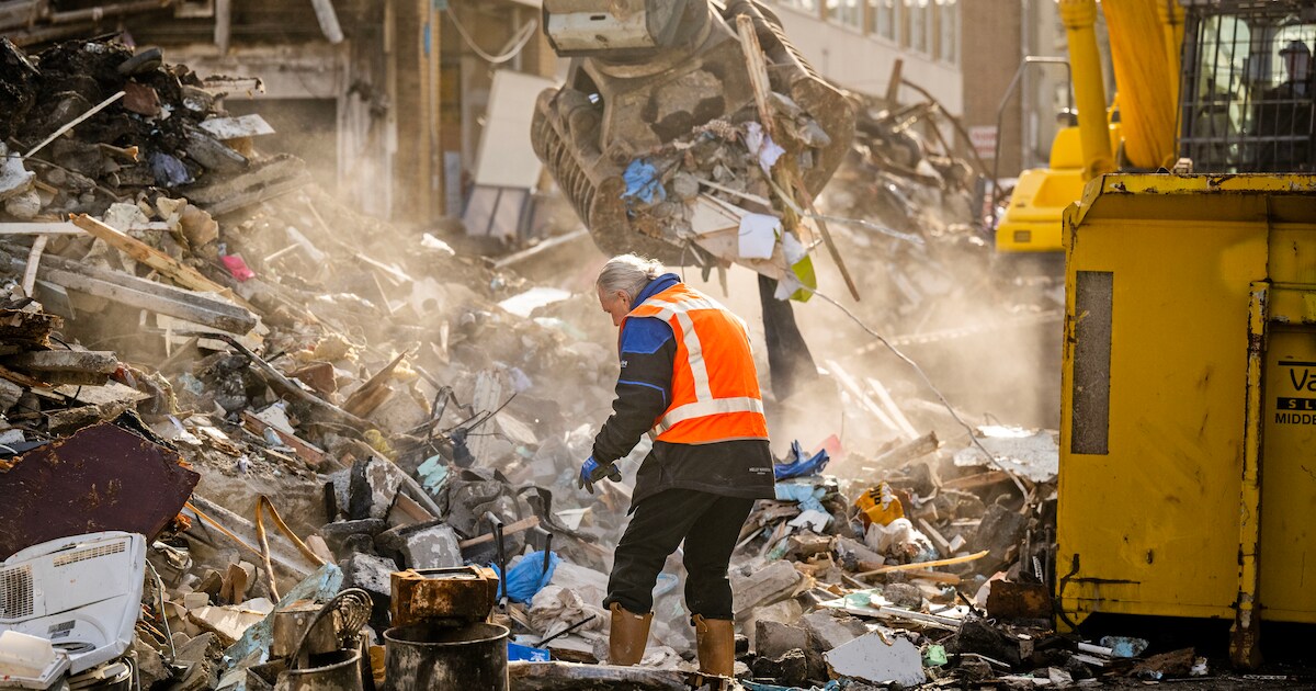In loods vol puin mogen ­slacht­of­fers explosie Rotterdam naar ...