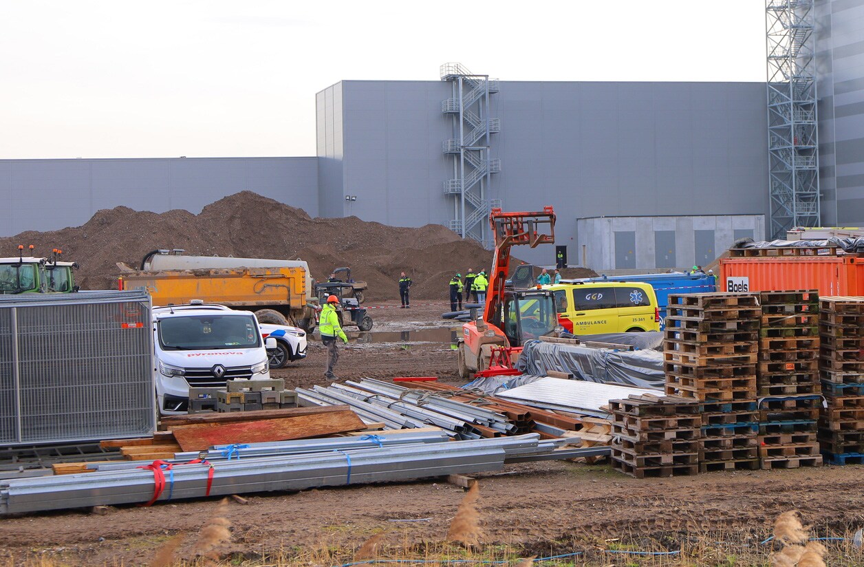 Arbeidsongeval op bouwterrein van distributiecomplex Jysk in Lelystad ...