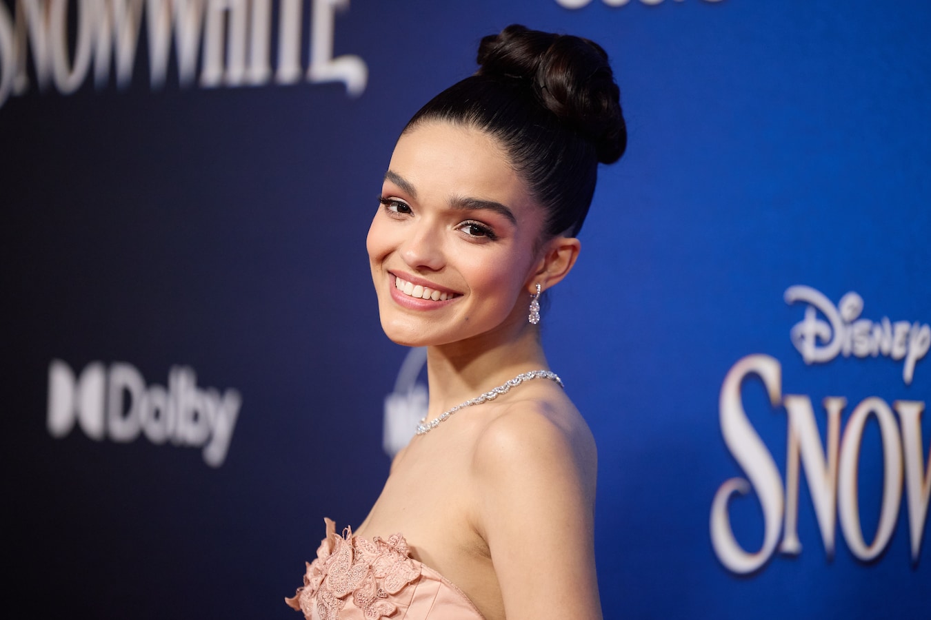 Rachel Zegler slikte medicijnen tegen angst na kritiek op film Snow ...