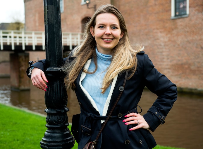 Emma (25) runt succesvol bedrijf én studeert om nóg een droom waar te ...