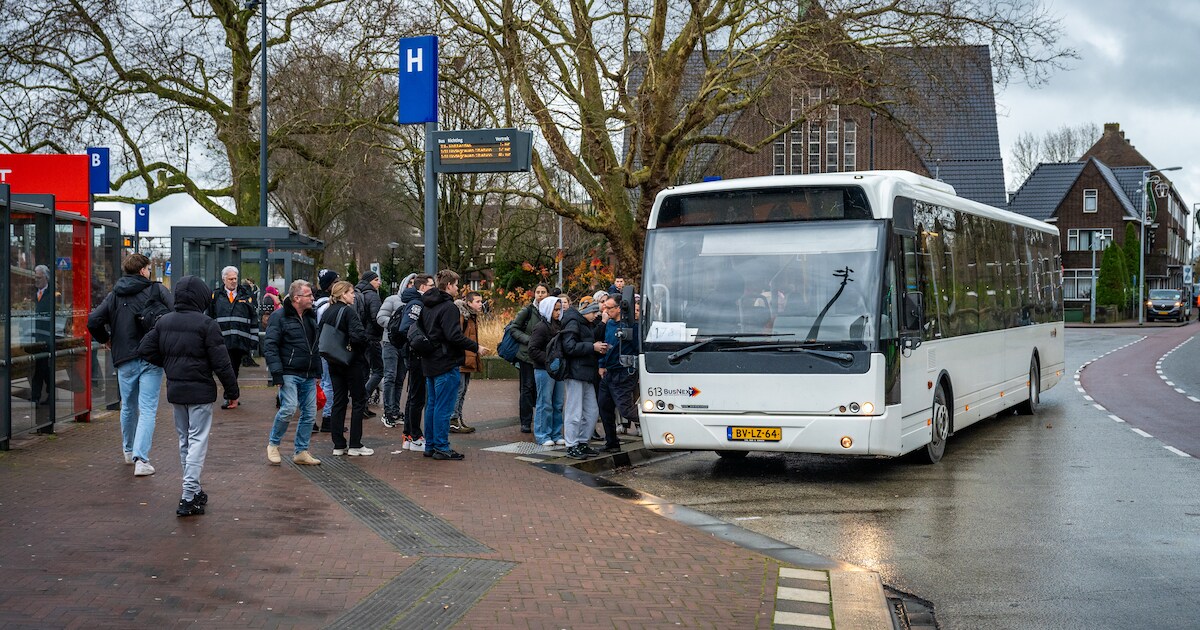 Qbuzz snapt dat provincie boetes oplegt, maar busbedrijf is er niet ...