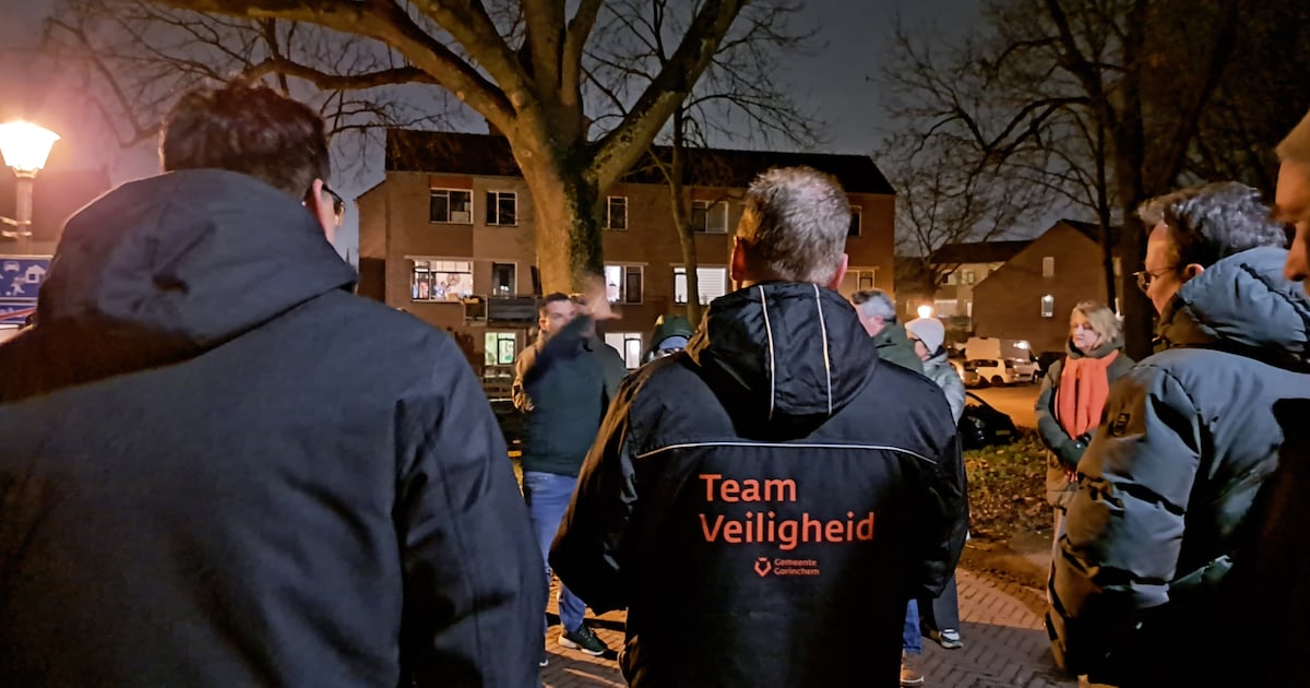 Emoties laaien op bij wandeling in het duister: de een voelt zich veilig op de stadswal, de ...