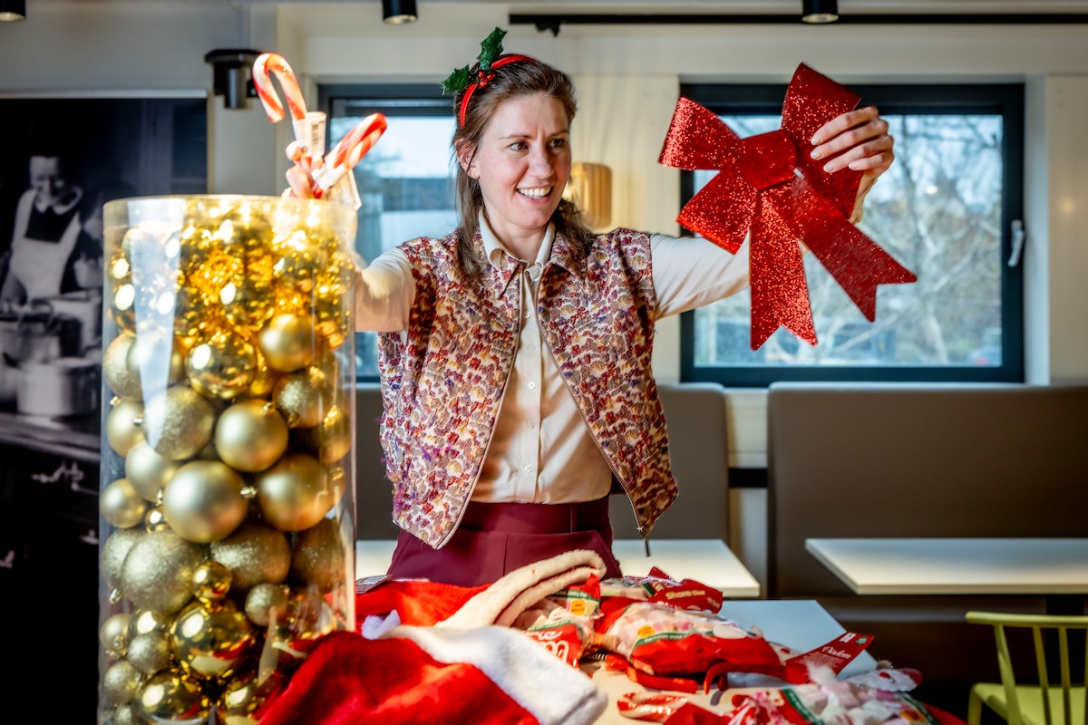 Stephanie-Joy maakt het leven wat mooier met 400 kerstpakketten voor ...