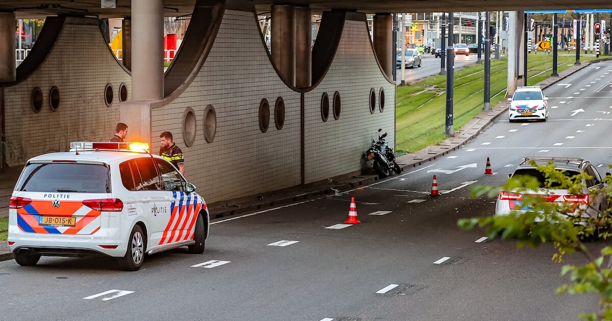 Motorrijder zwaargewond bij eenzijdig ongeval op de Schiekade | Rotterdam | AD.nl