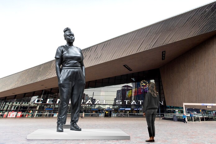 Dit vinden Rotterdammers van het nieuwe standbeeld: ‘Als je hierlangs ...