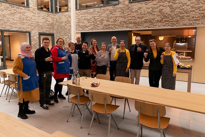 Werkzaak Rivierenland voedt de ambtenaren | West Betuwe | AD.nl