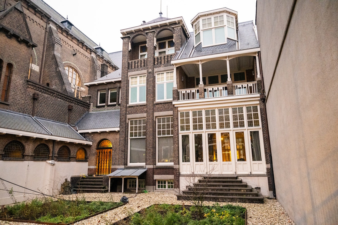 De parochiewoning van pastoor Michel is zijn thuis: ‘Want ik vervul ...