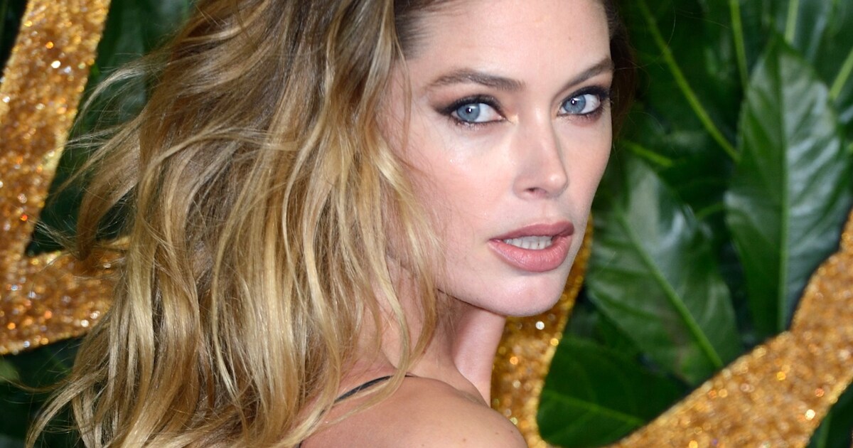 Doutzen plukt appels in blote billen en Anouk koelt af in babybadje ...