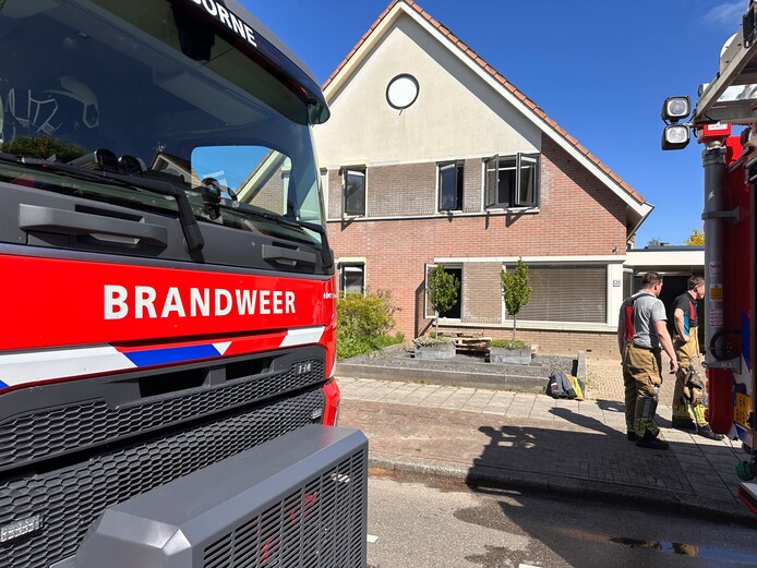 Woning in Borne loopt schade op na brand, keuken compleet zwartgeblakerd | Borne | AD.nl