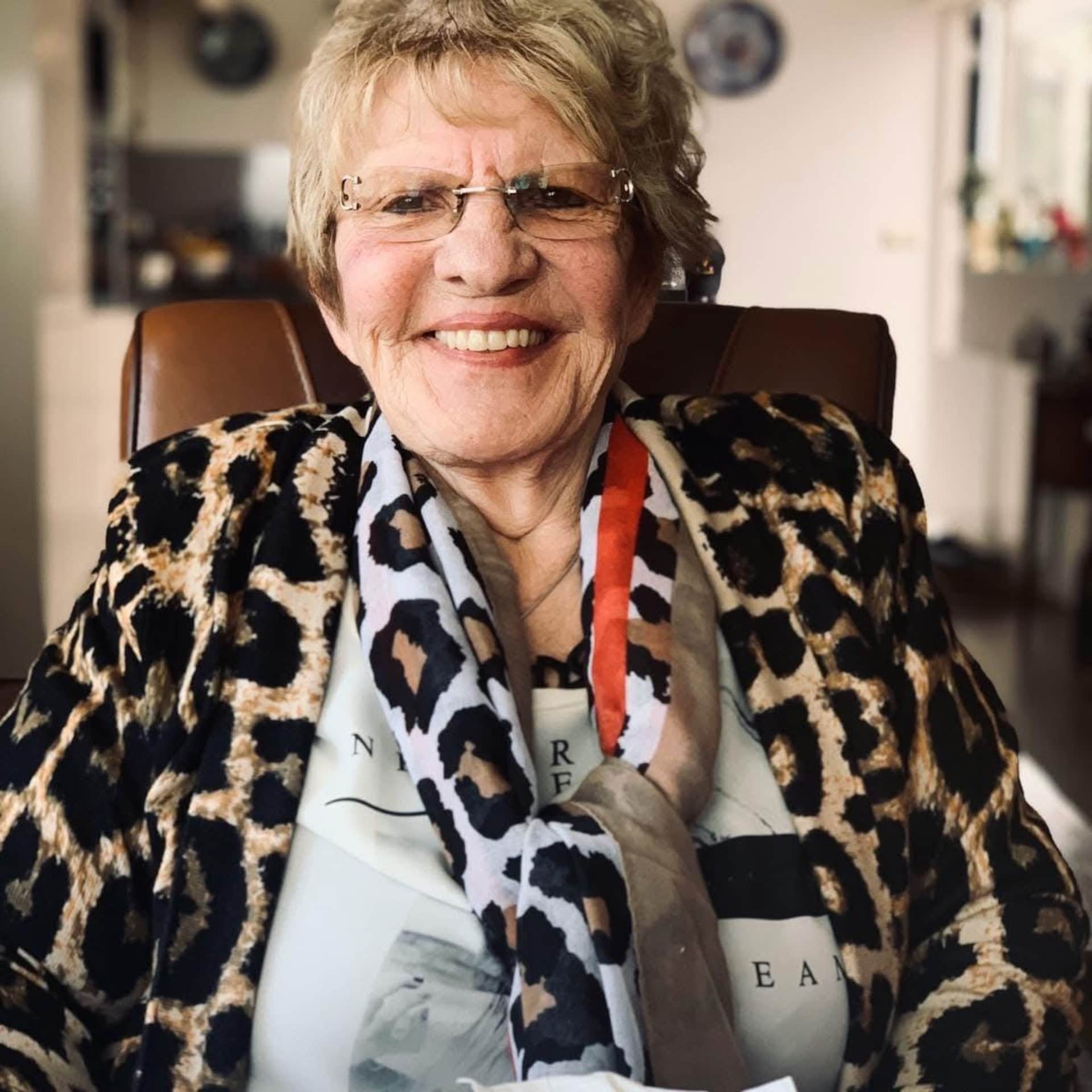 Veertig jaar lang is Nan (85) het kloppende hart van de City Bar: ‘Dit ...