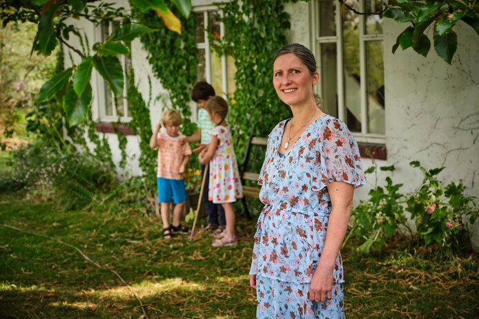 Huis van Janine maanden onbewoonbaar na brand, gezin zoekt nu naar ...