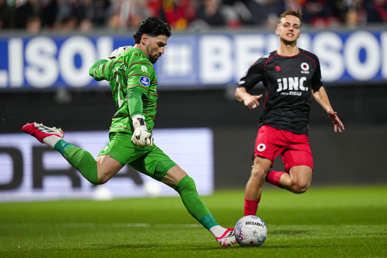 Ronald Koeman kampioen tijdrekken? NEC pakt nog meer tijd bij doeltrap ...