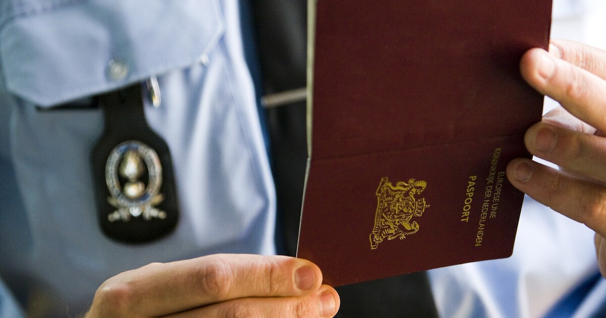 Haagse advocaat veroordeeld voor betrokkenheid bij mensensmokkel | Den ...