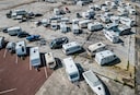 De leukste vakantieverhalen hoor je bij een caravanstalling: ‘Hier ...