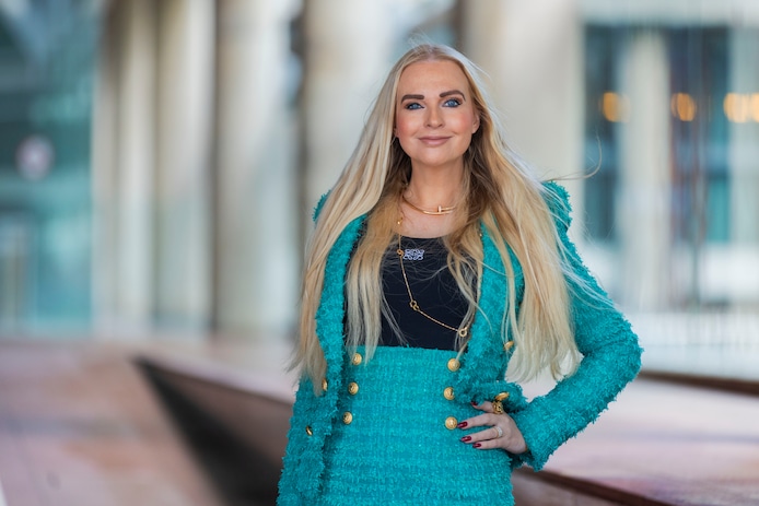 Opmerkingen over haar uiterlijk laat advocaat Amanda van zich afglijden: 'Buitengewoon laag ...