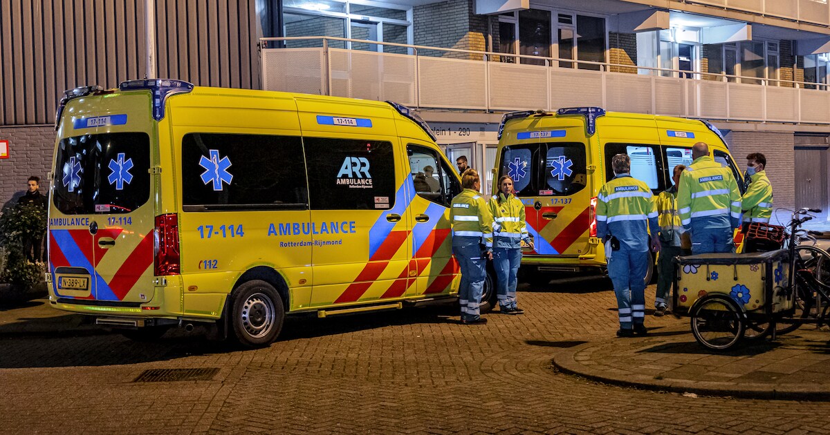 Medewerkers ambulancedienst zijn overwerk en nutteloze ritten beu ...