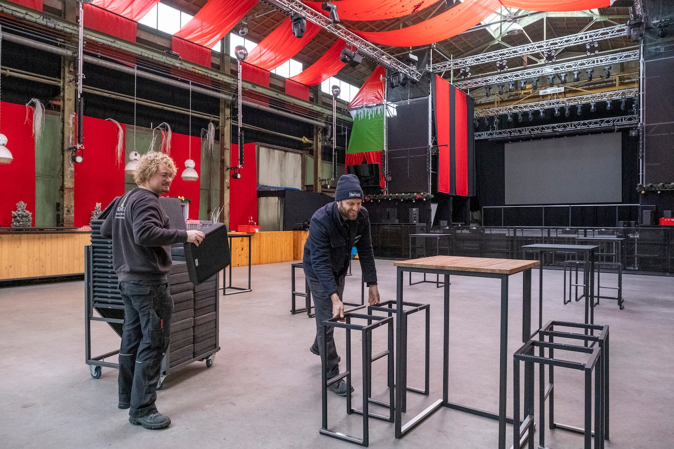 Foute kerstplaten en een frituurmuur: Foute kerstfeest als dé ...