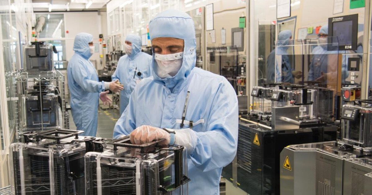 Auto-industrie bezorgt NXP uit Eindhoven topjaar | Eindhoven | AD.nl