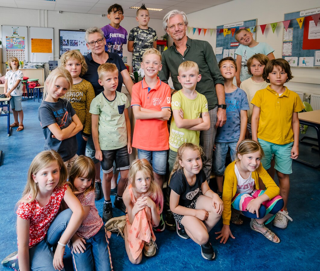 Basisscholen hebben miljarden, maar er is geen leerkracht te vinden ...